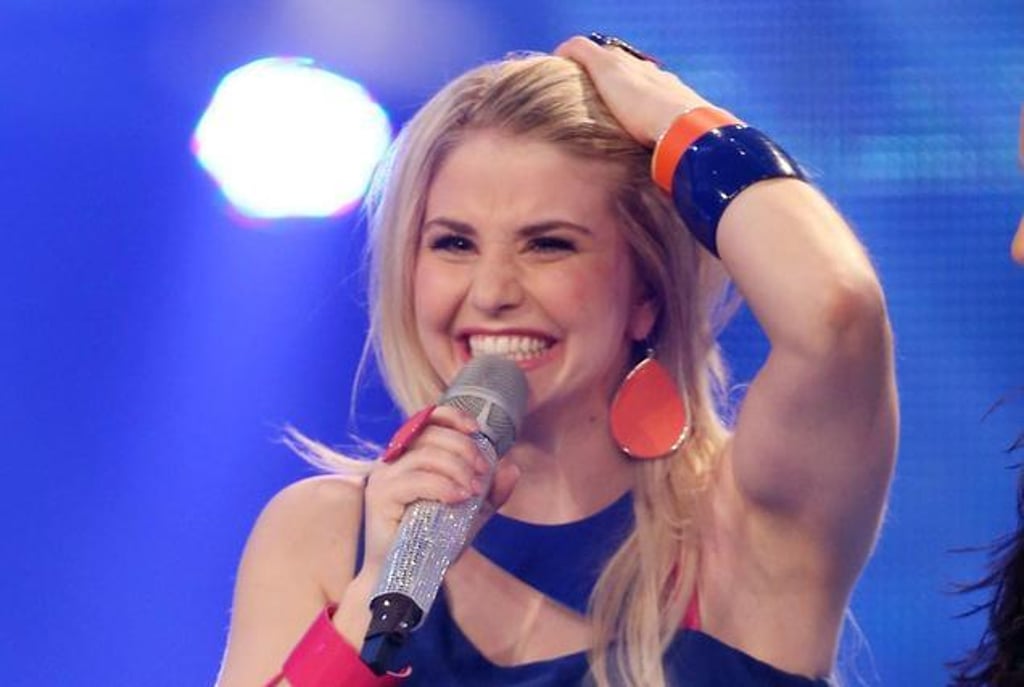 SCHLAGER: Beatrice Egli singt in Holzhäusern