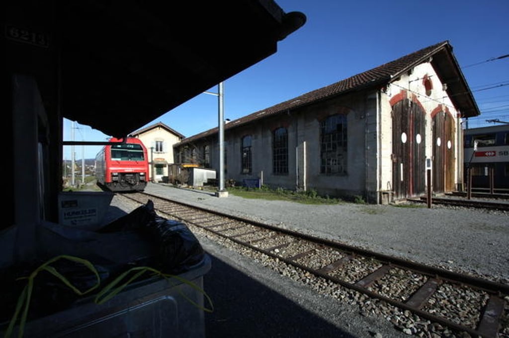 STADT ZUG: Die alte Lokremise als ein Kulturlokal?