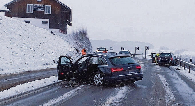 Auf Gegenfahrbahn geraten