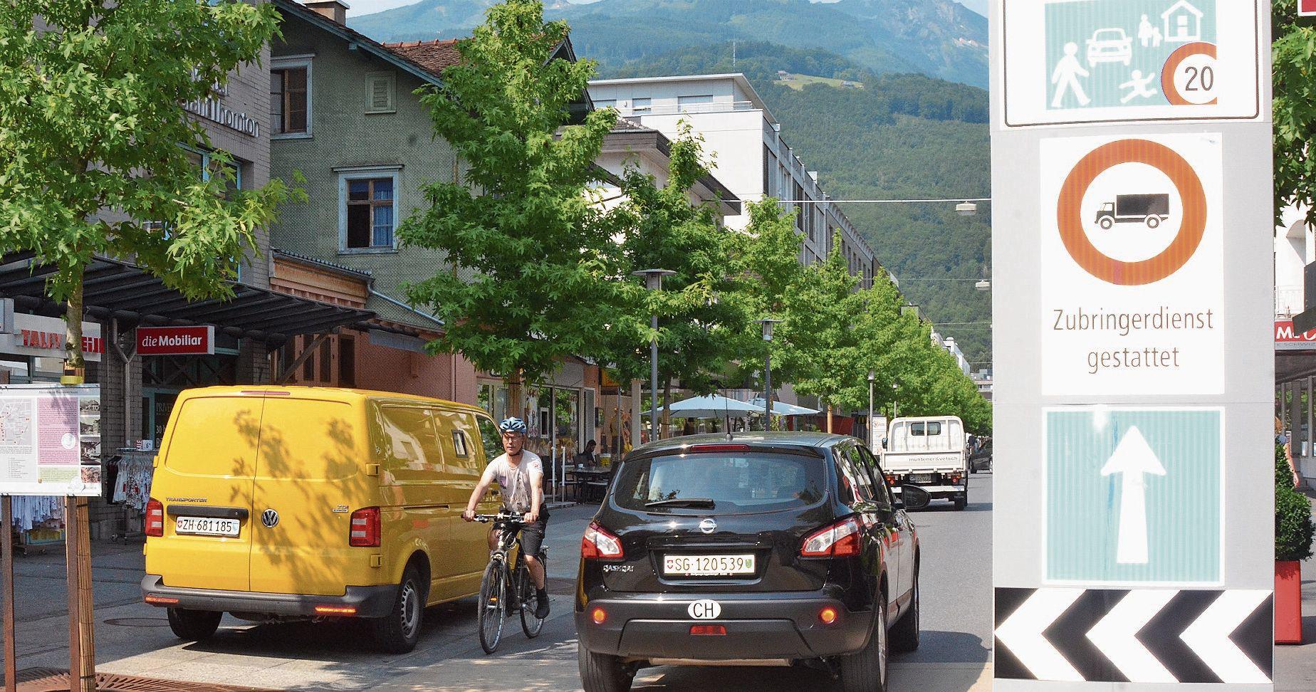 BUCHS: Verkehr(te) Bahnhofstrasse
