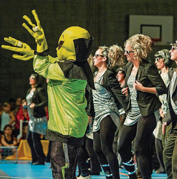 Auch ein grünes Alien turnt mit