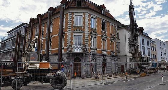 Nur die Fassaden bleiben stehen