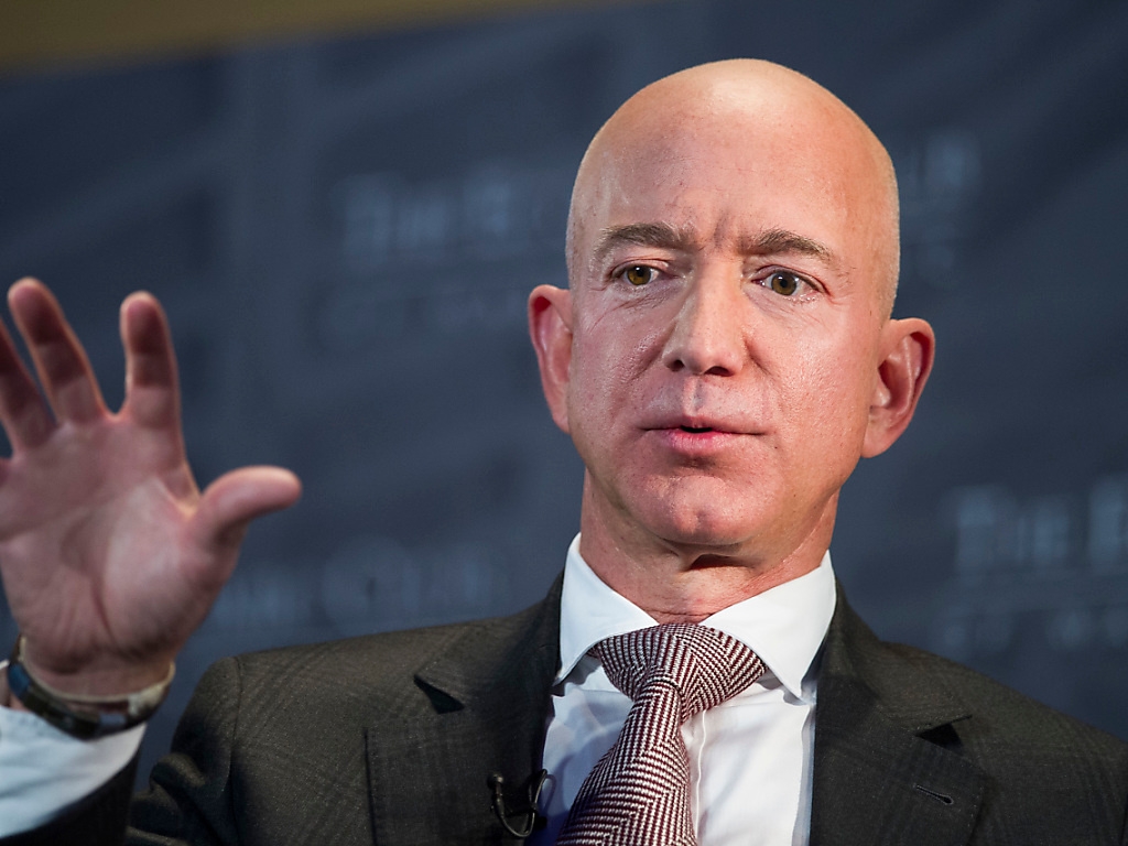 Boulevardblatt erpresst Amazon Chef Jeff Bezos mit schlüpfrigen Fotos ...