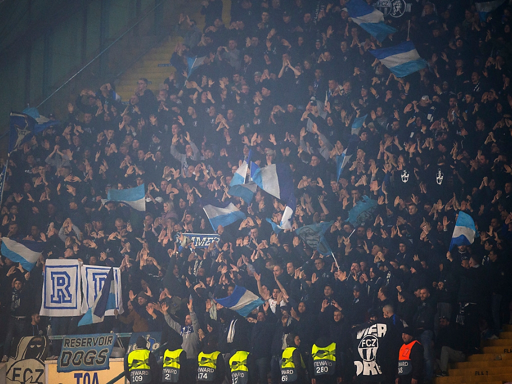 Zürcher Stadtpolizei verfügt Hooligan-Massnahmen gegen FCZ-Fans