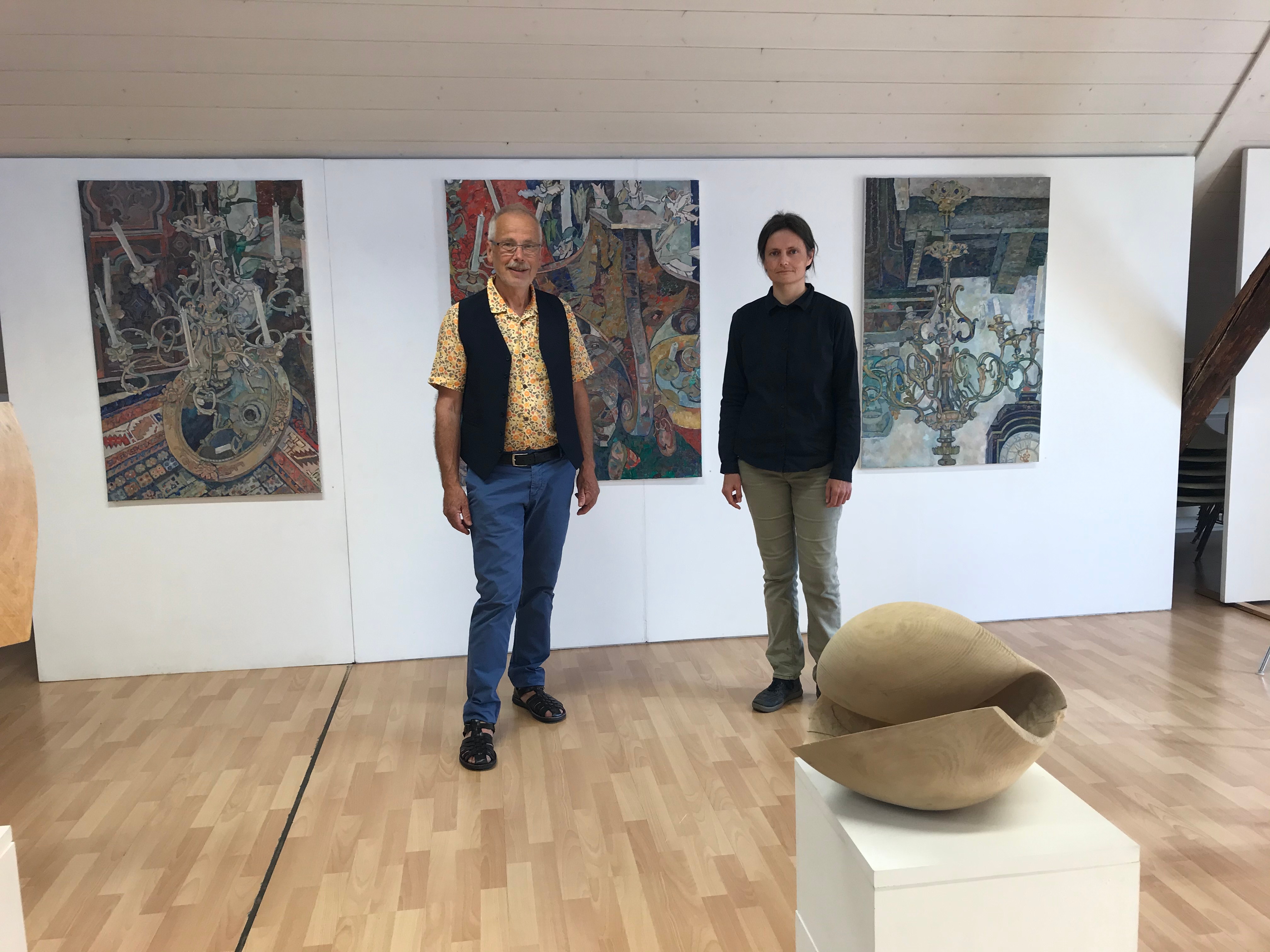 Neue Ausstellung im Näijerehuus: Holzskulpturen und Gemälde