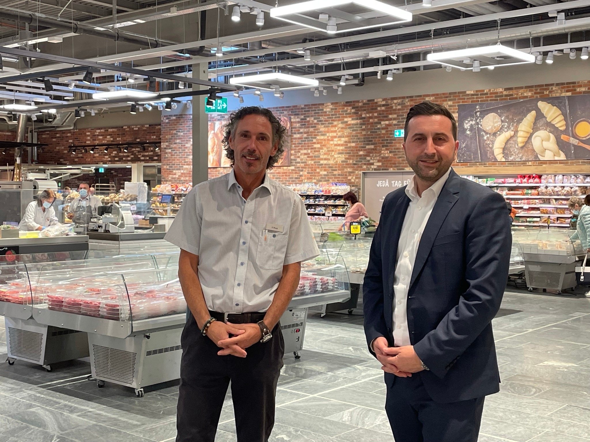 Coop Rickenbach hat neu ein begehbares Käse-Hüsli