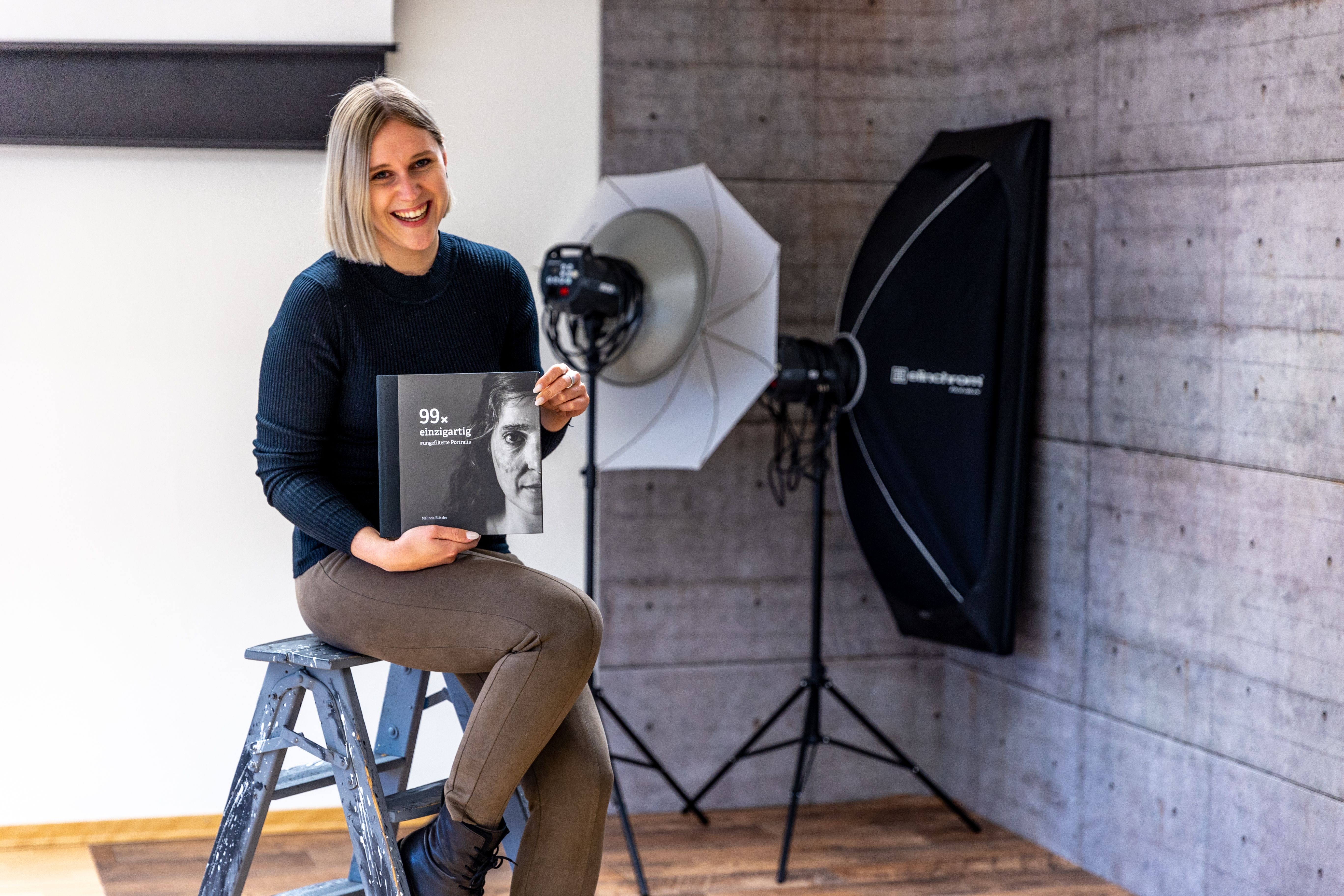 Spritzenhaus Sarnen: Ausstellung von 99 Portraits mit Makel