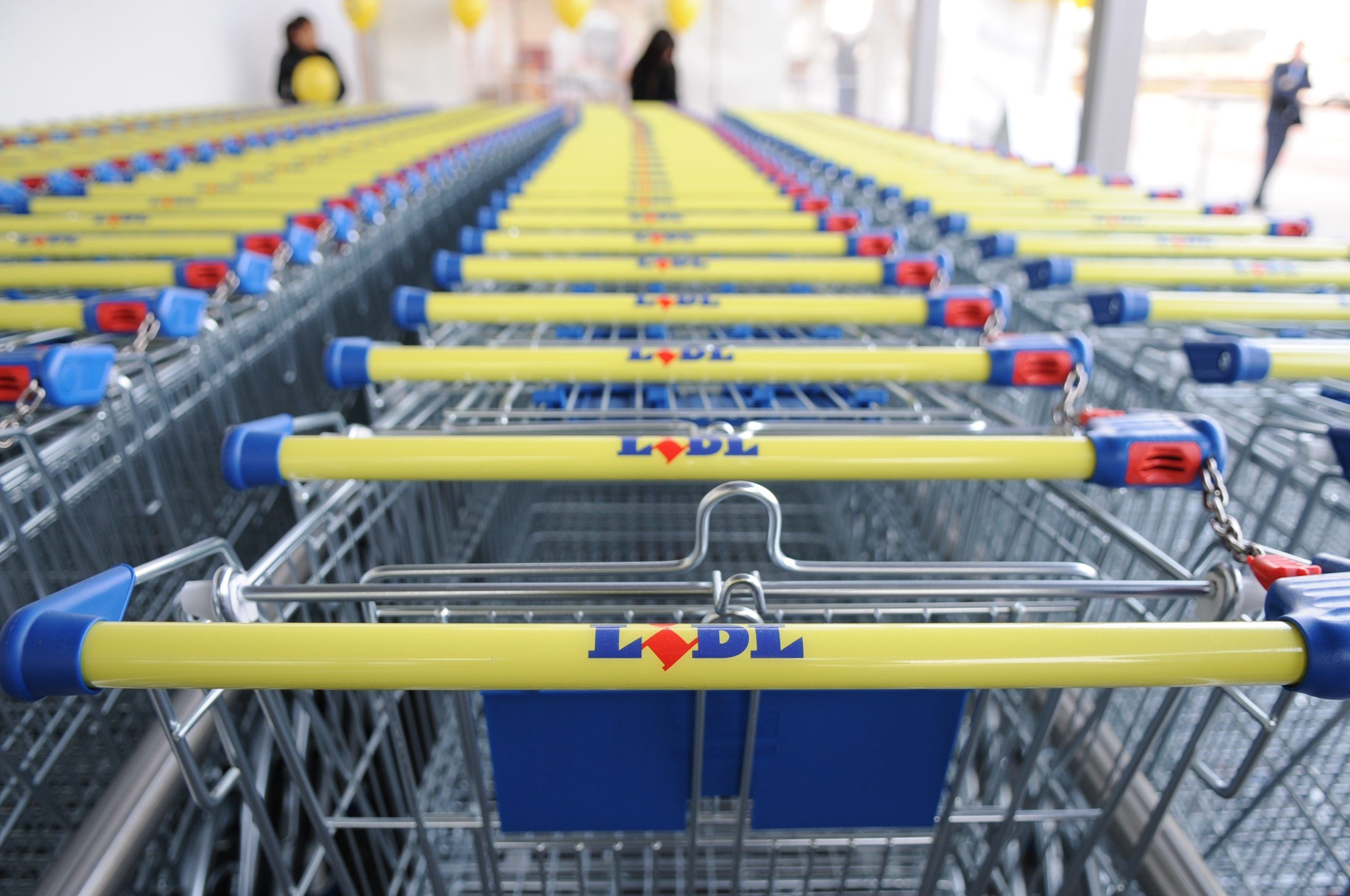 Paradeplatz: Post, Lidl, SBB-Ducrot-Lohn, Selecta-Feier