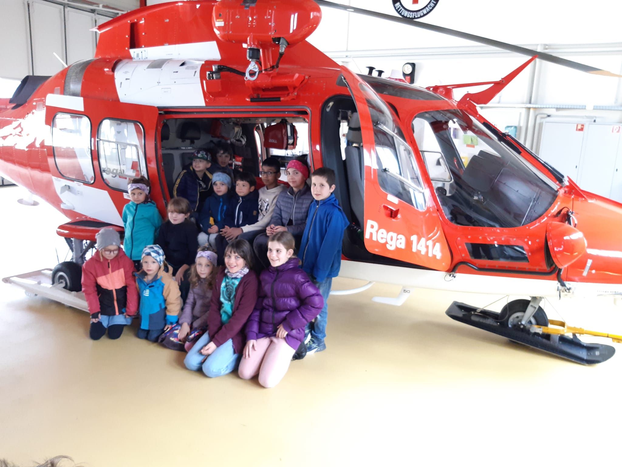 Uri: Elternzirkel Erstfeld besucht die Rega Basis