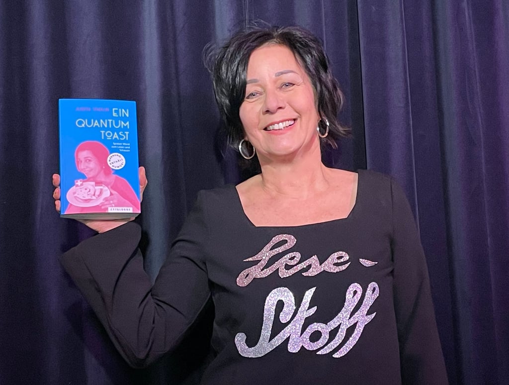 Ein Quantum Toast: Das neue Buch der Zugerin Judith Stadlin