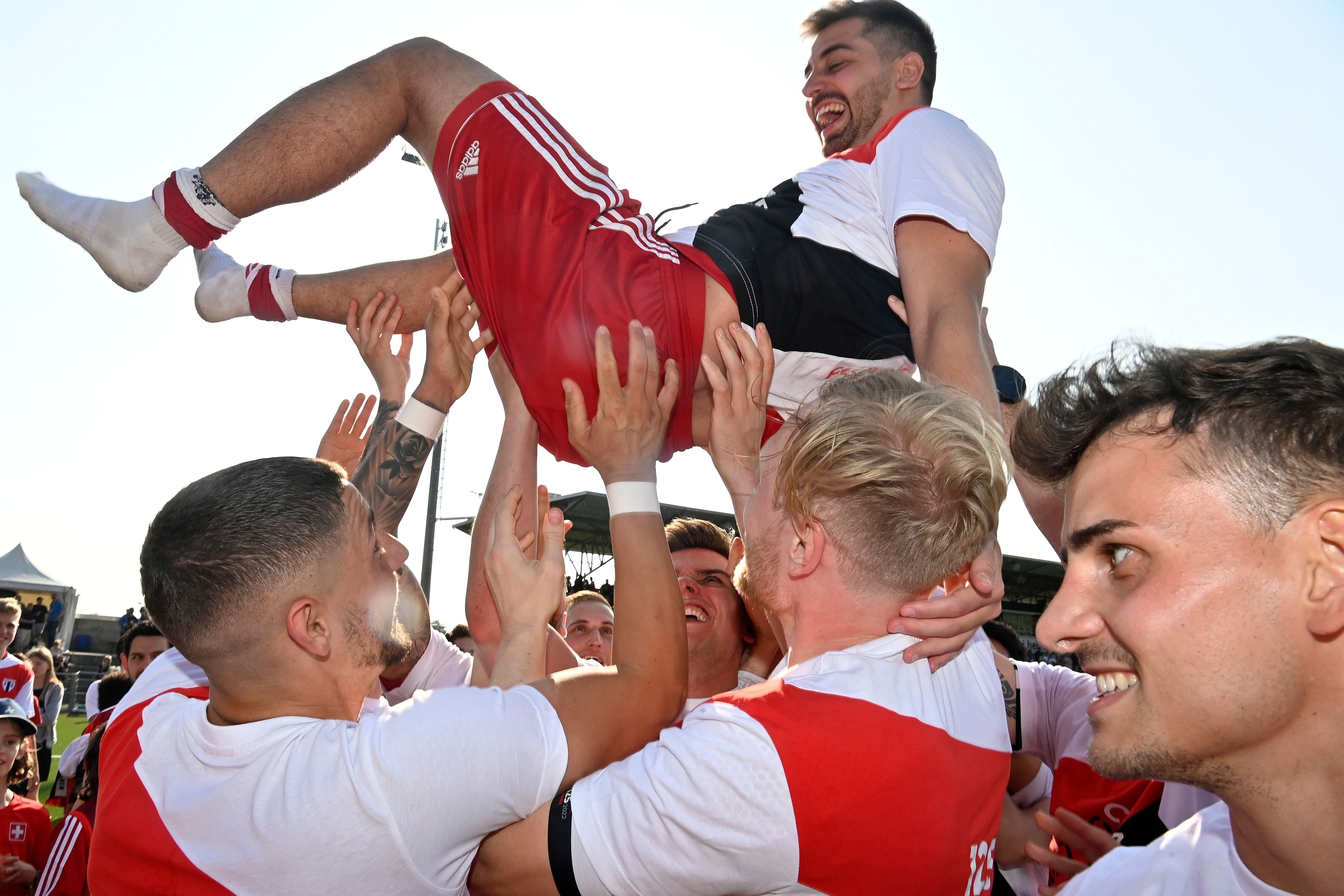 Der FC Baden steigt auf und der Sieg könnte kitschiger nicht sein