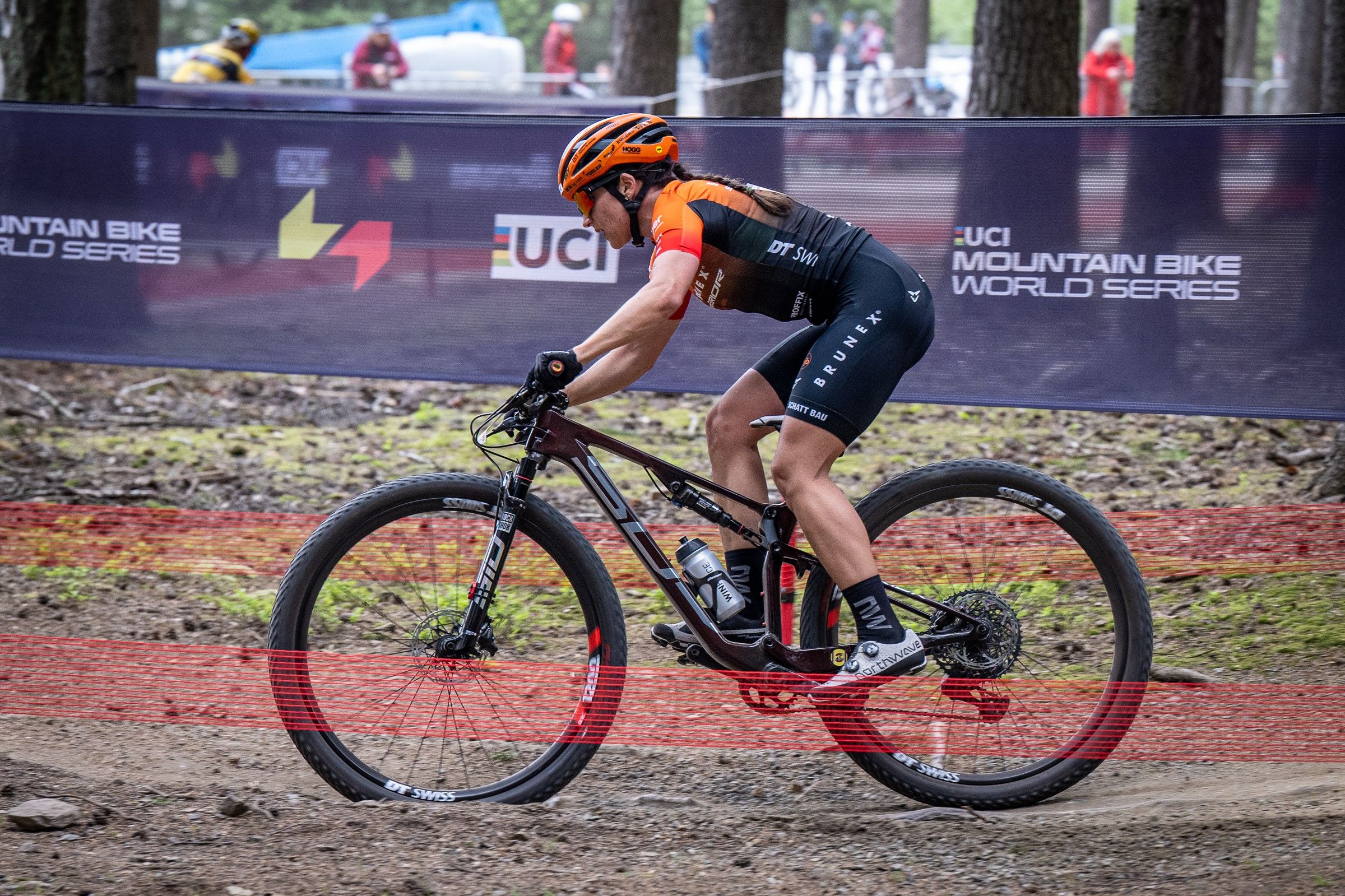 Nach schwierigen Monaten geht es bei der Bikerin Ramona Forchini wieder ...