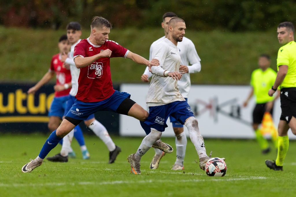 Der SC Cham II rückt Zug 94 auf die Pelle