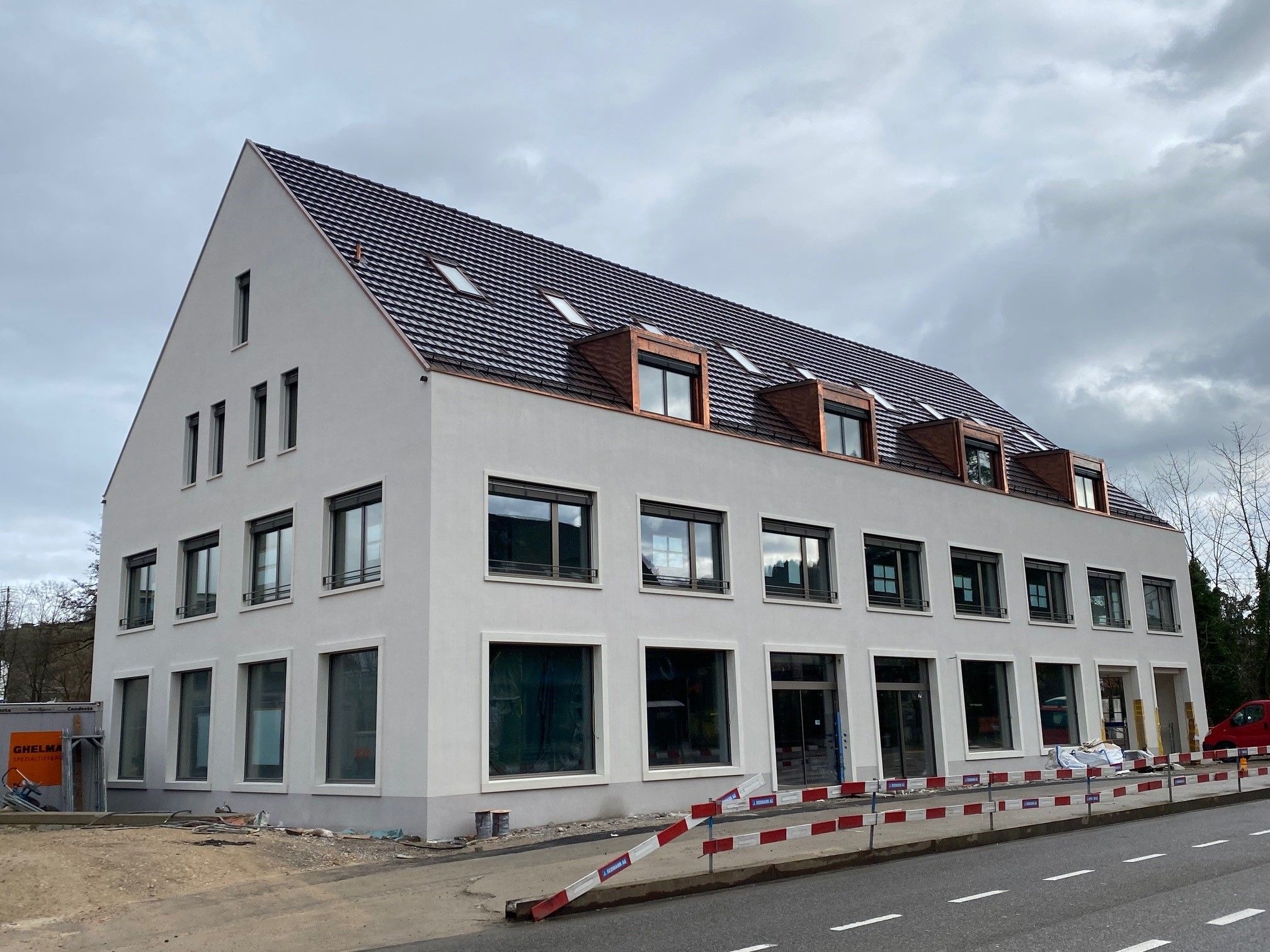 Frick: Gesundheits- und Diestleistungszentrum an der Hauptstrasse zeigt ...