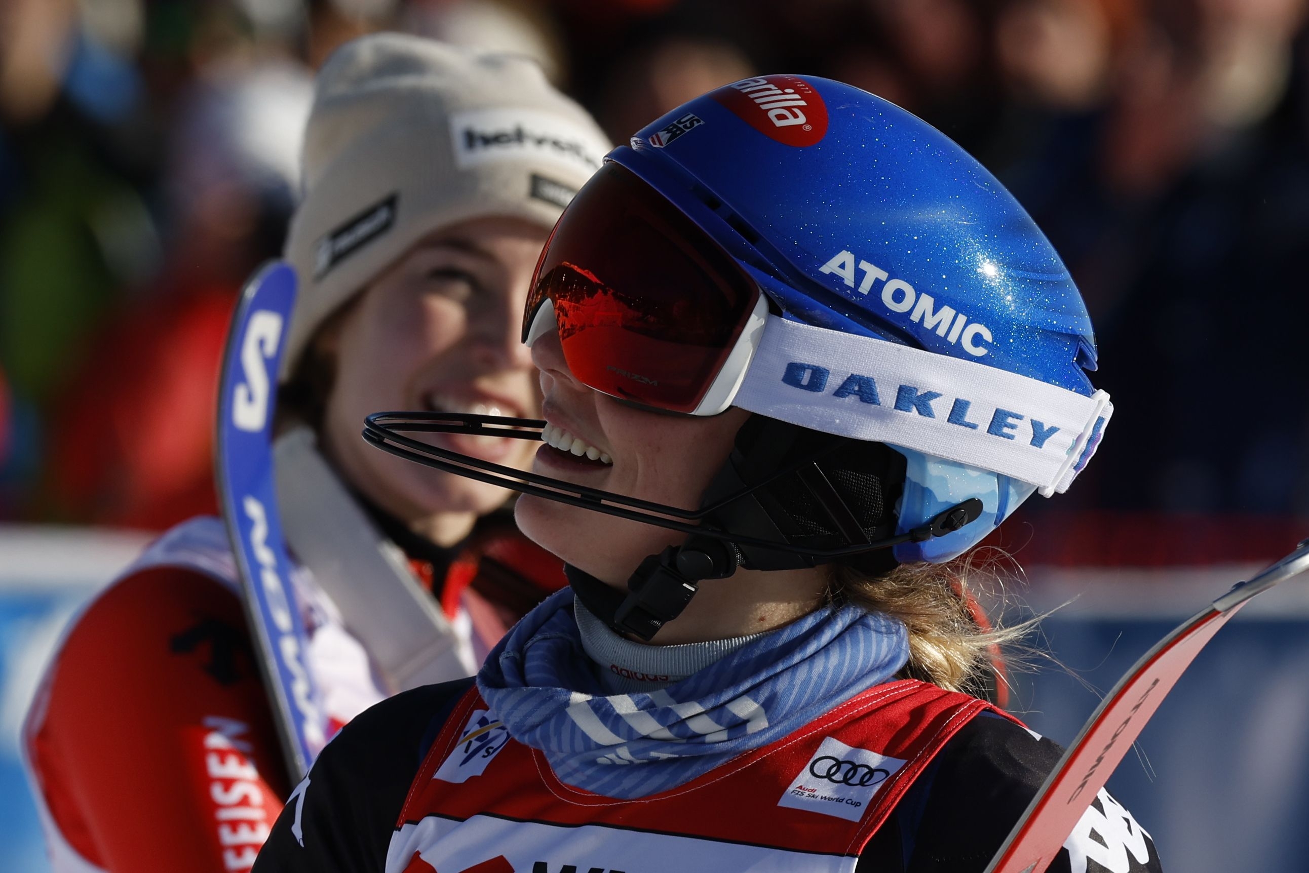Shiffrin gewinnt Slalom und holt kleine Kugel - Gisin wird Dritte