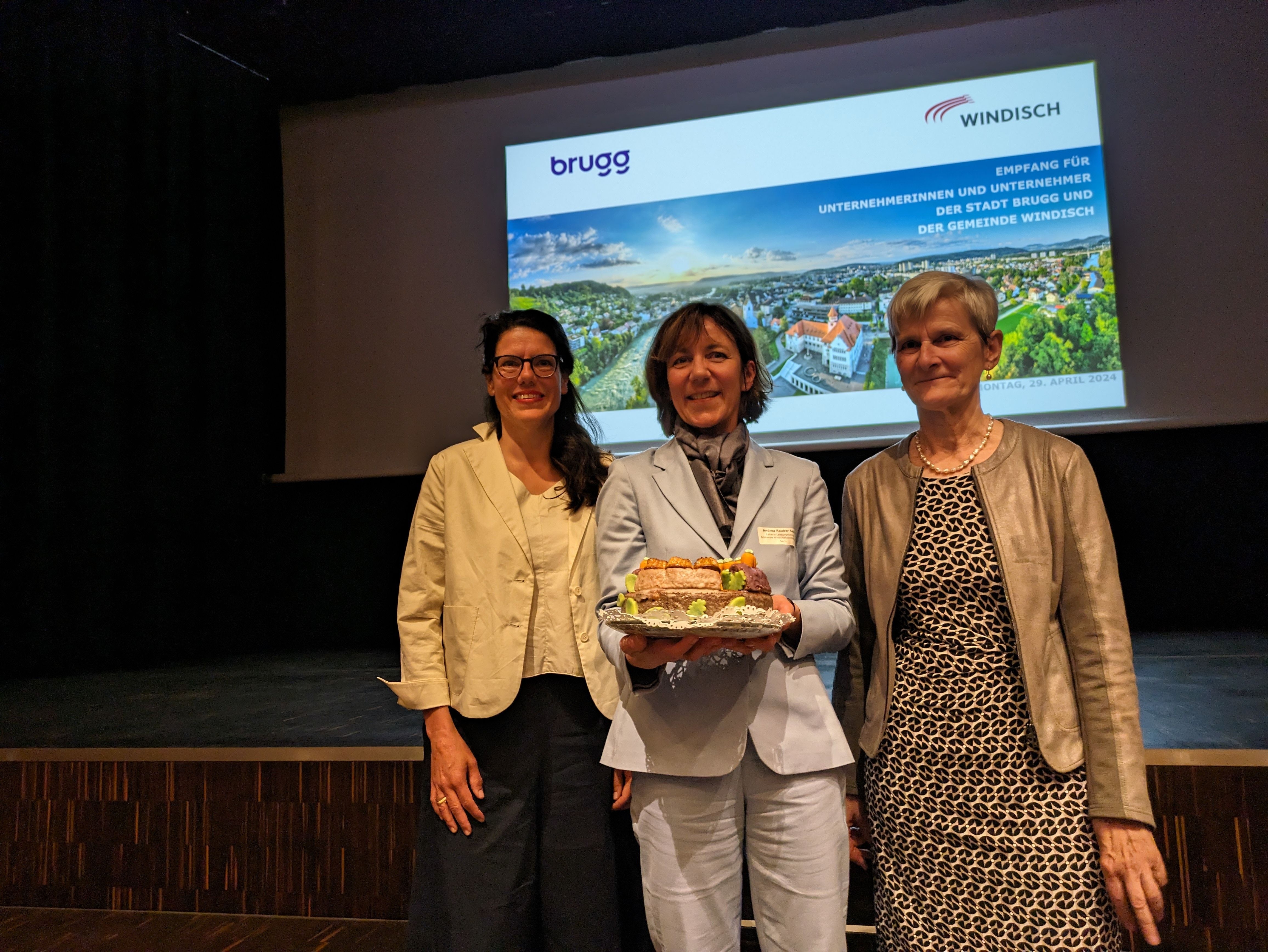 Brugg-Windisch: Botschafterin Andrea Rauber Saxer spricht am ...