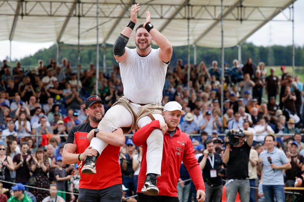 Marcel Bieri triumphiert beim Nordwestschweizer Kranzschwingfest