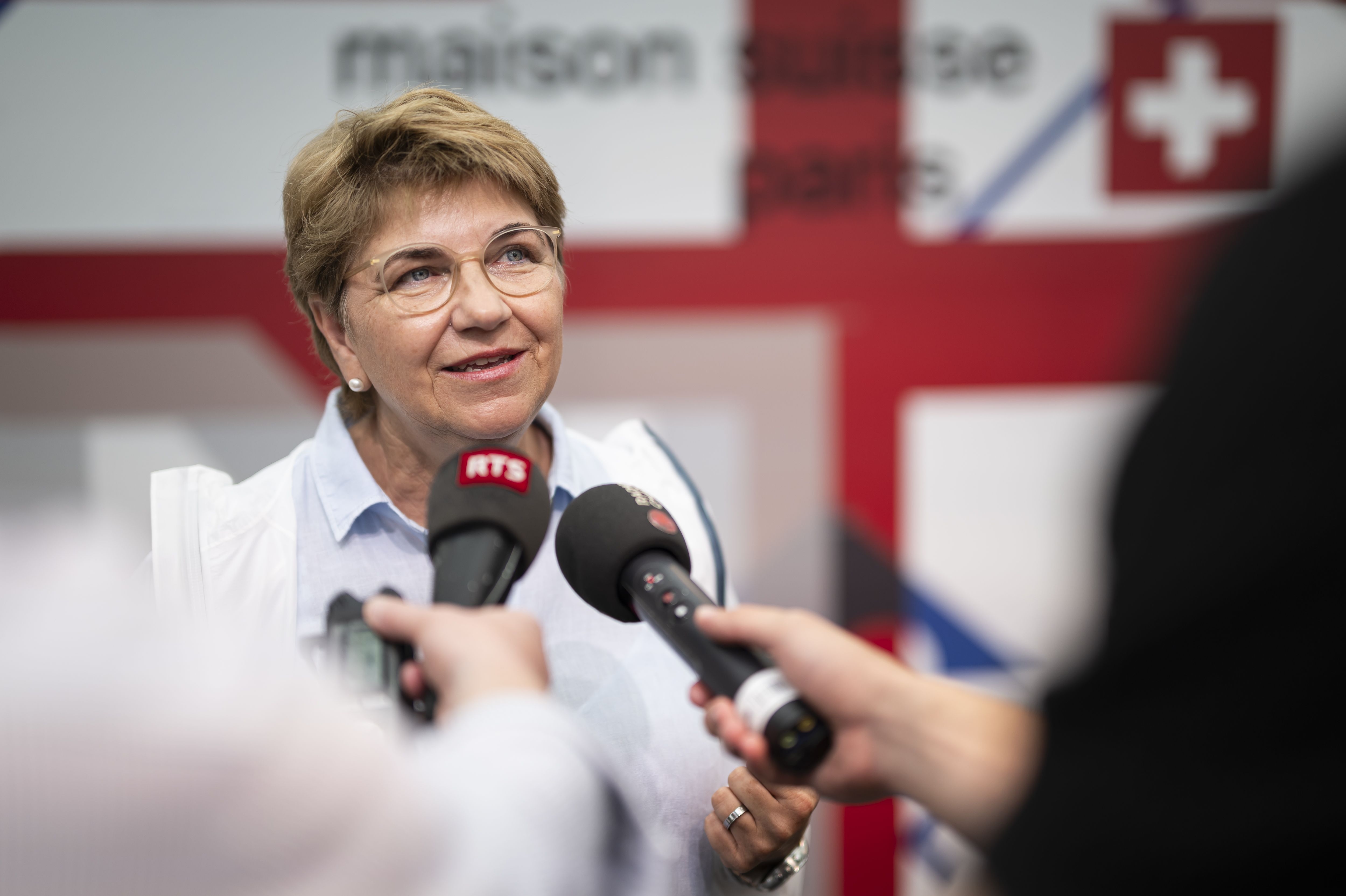 «Sicher noch nicht Ende Jahr»: Bundesrätin Viola Amherd zu Rücktritts ...