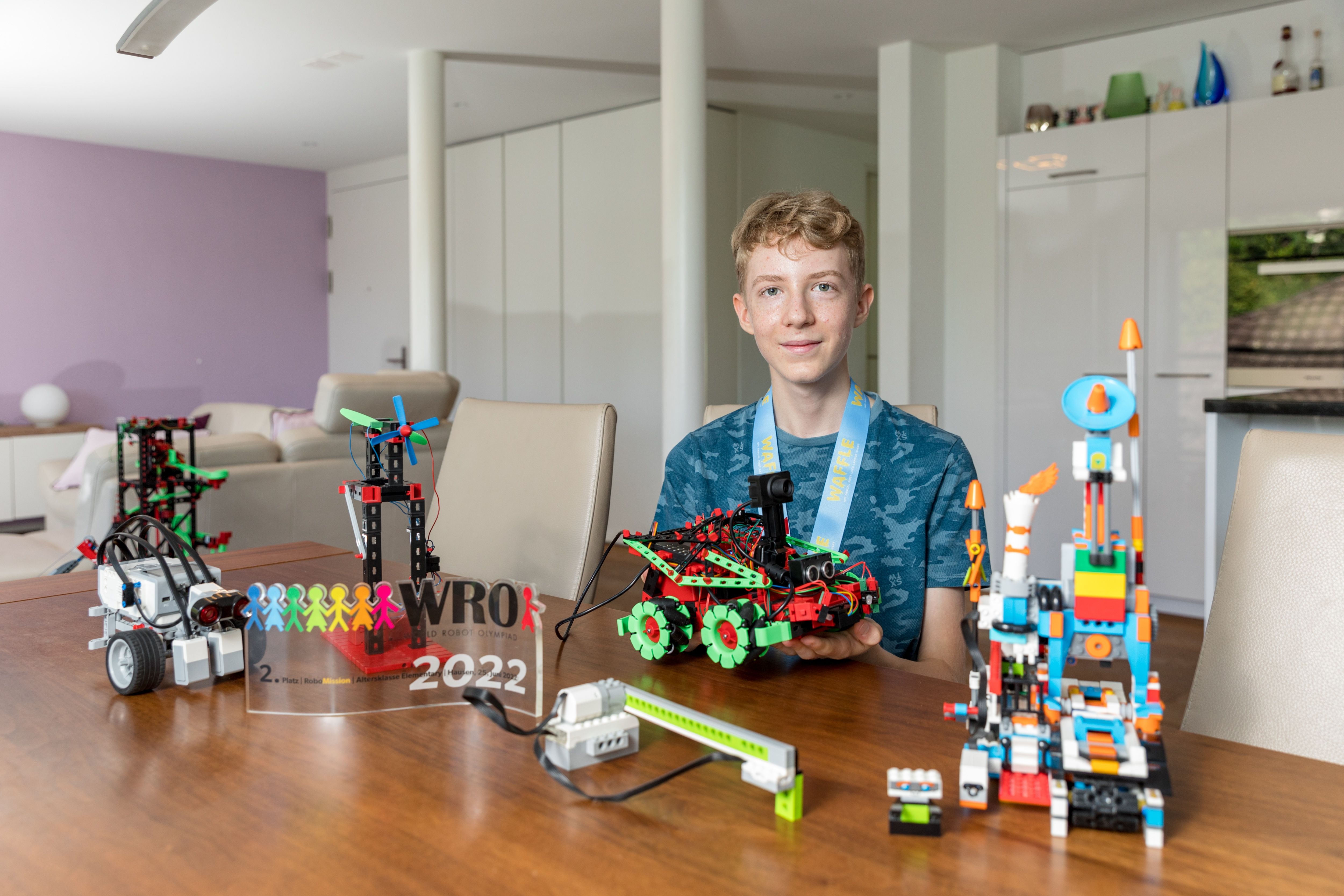 Brugger baut und programmiert erfolgreich Roboter von Lego und ...
