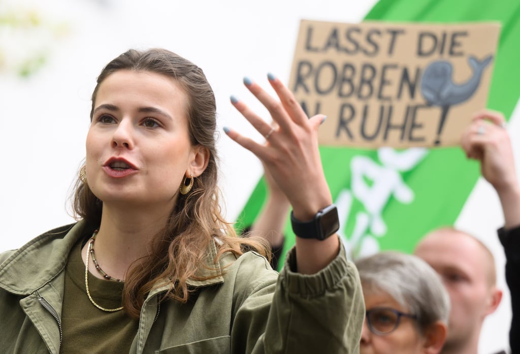 Luisa Neubauer über neues Buch: Klima-Krise mit einem Atlas neu erzählen