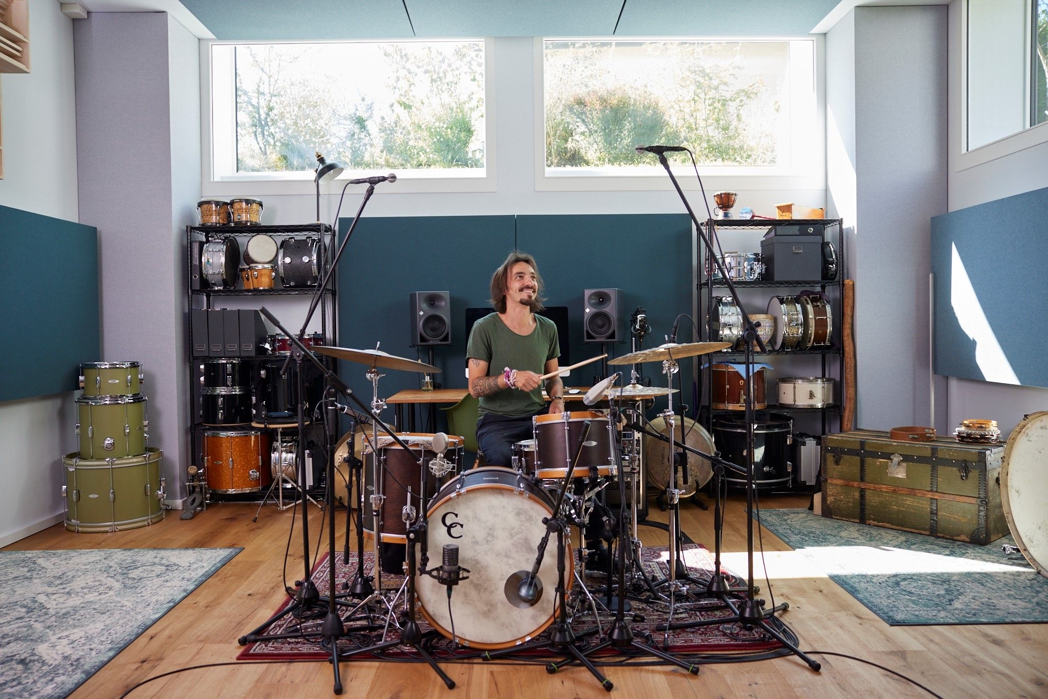 Buchs: Drummer Martin Fischer spielt im Garten - und das stört keinen ...