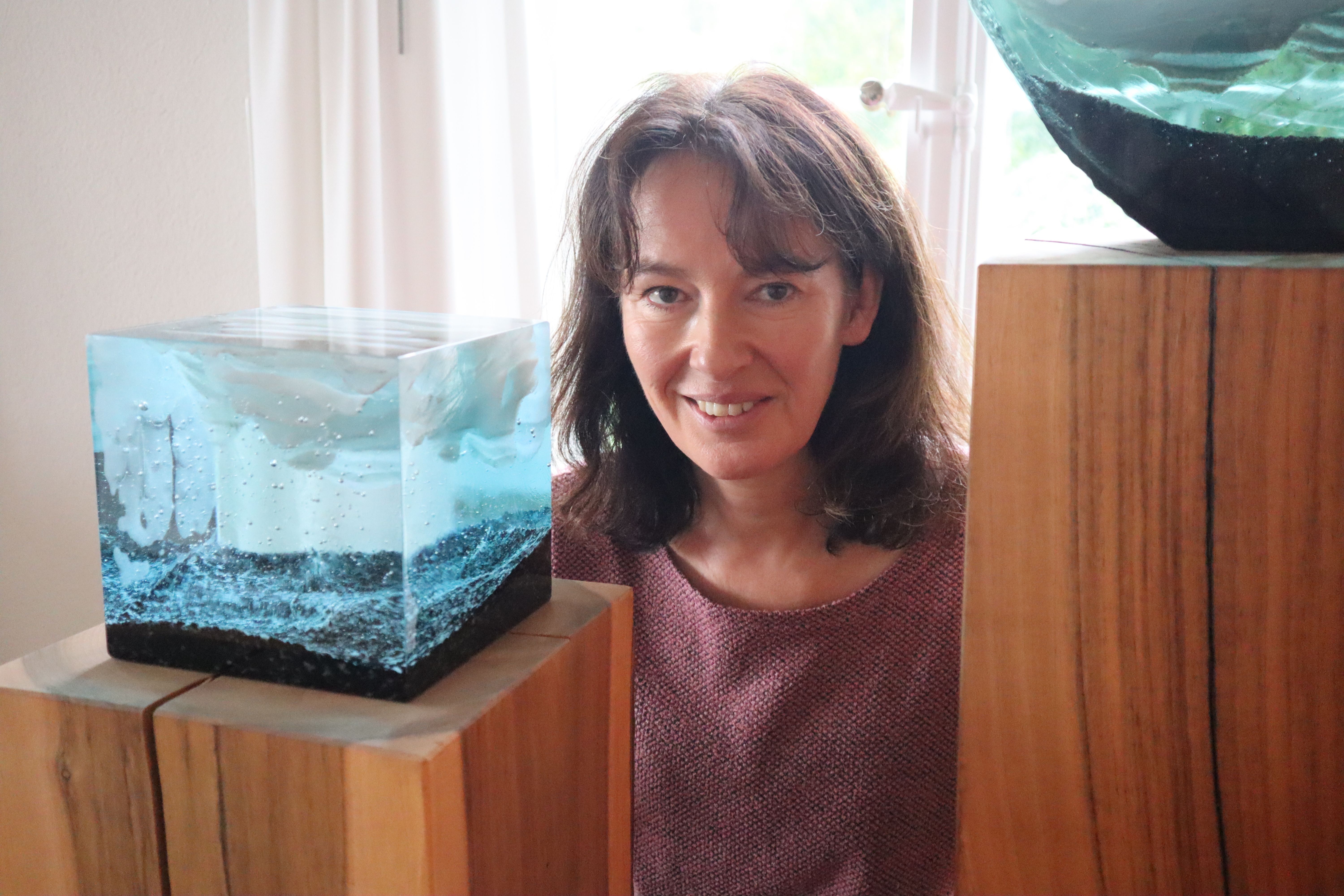 Sie schaut den Bergseen unters Eis: Priska Jacobs zeigt ihre ...