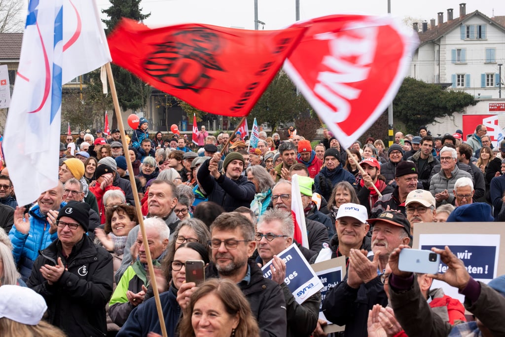Stahl Gerlafingen: 1000 Personen demonstrieren gegen Massenentlassung