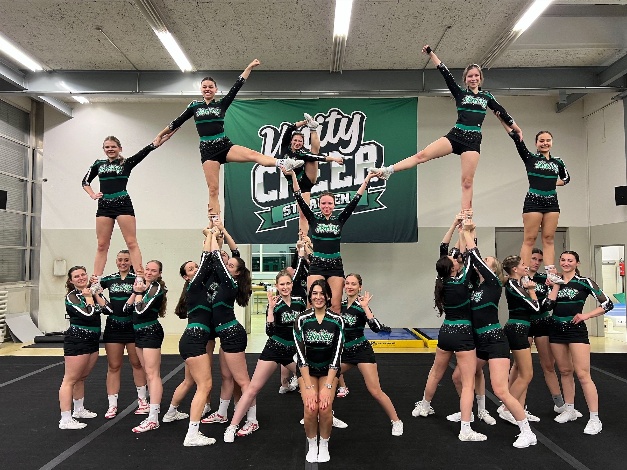 FCSG Cheerleader ändern Namen zu Unity Cheer
