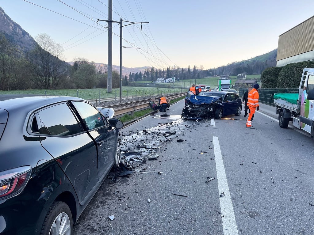Wolfenschiessen: Drei Verletzte bei Frontalkollision