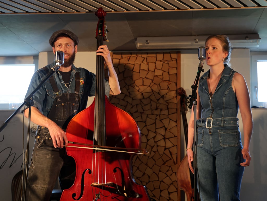 Kathrin Burch und ihr Mann Flo von Ah präsentieren ihre Mini-CD in Kerns