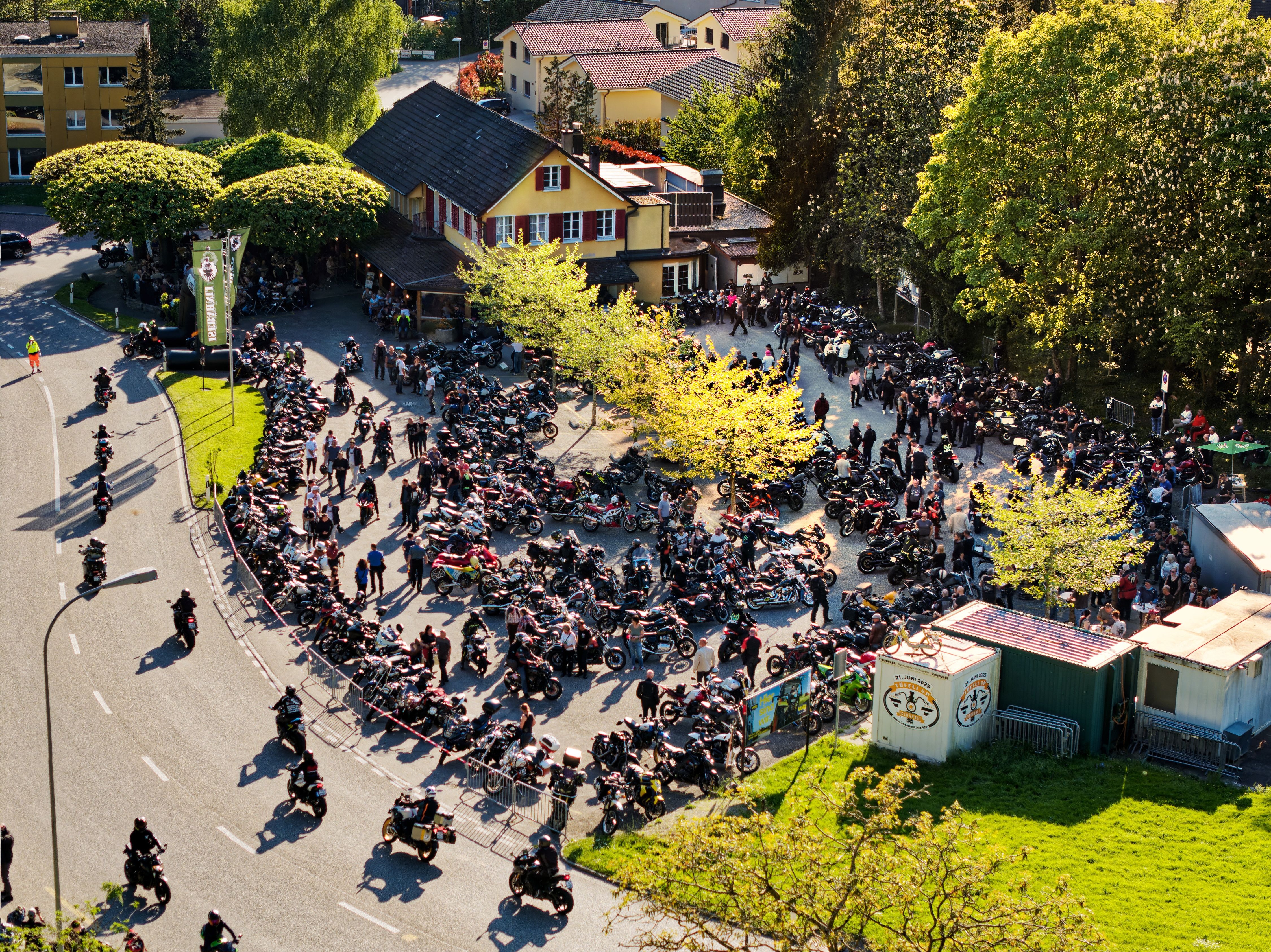 Der Töff-Treff beim Isebähnli in Trimbach zog die Massen an