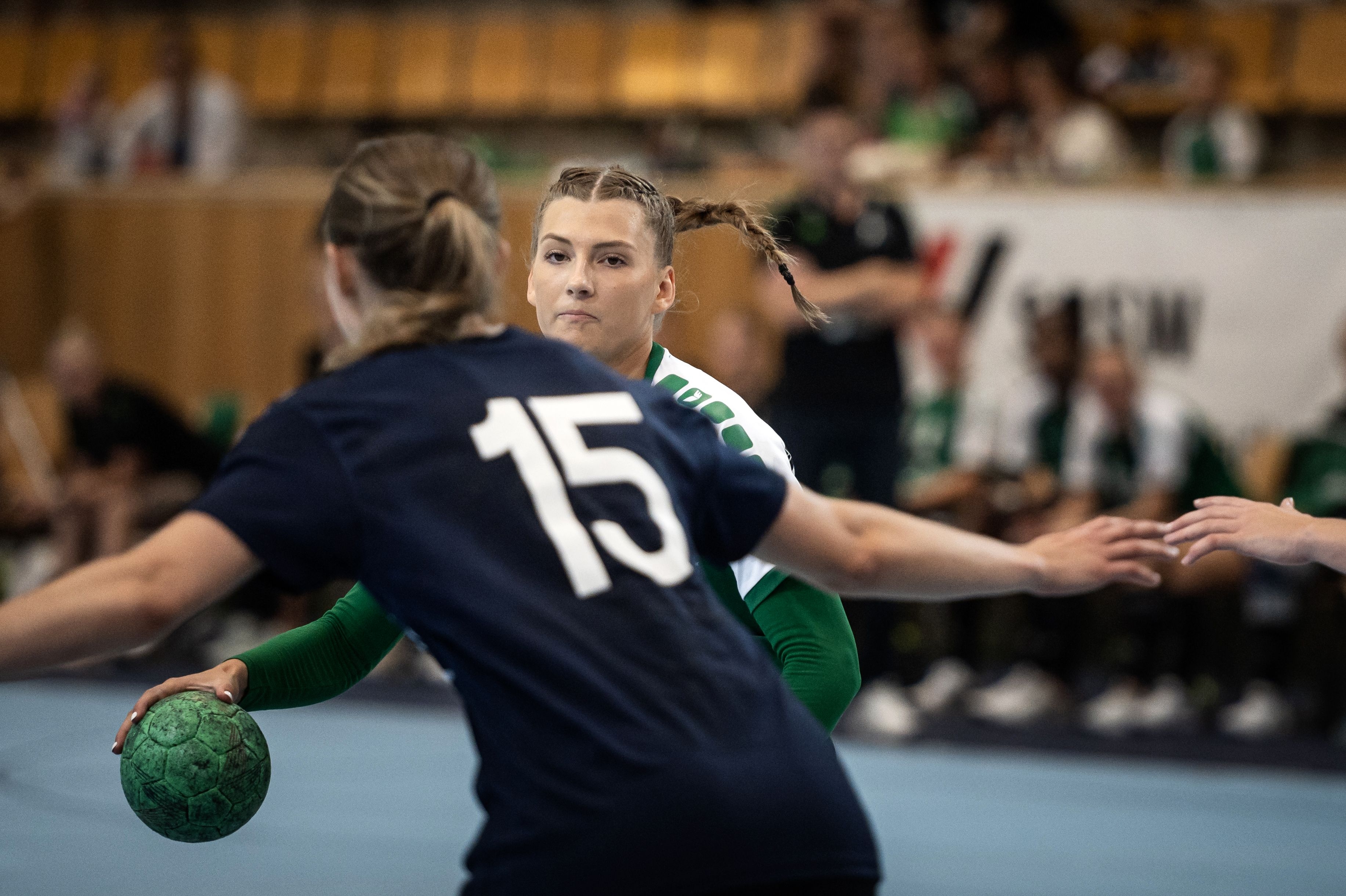 Handball: Die Brühlerin Katarina Simova will mit der Mutter gleichziehen