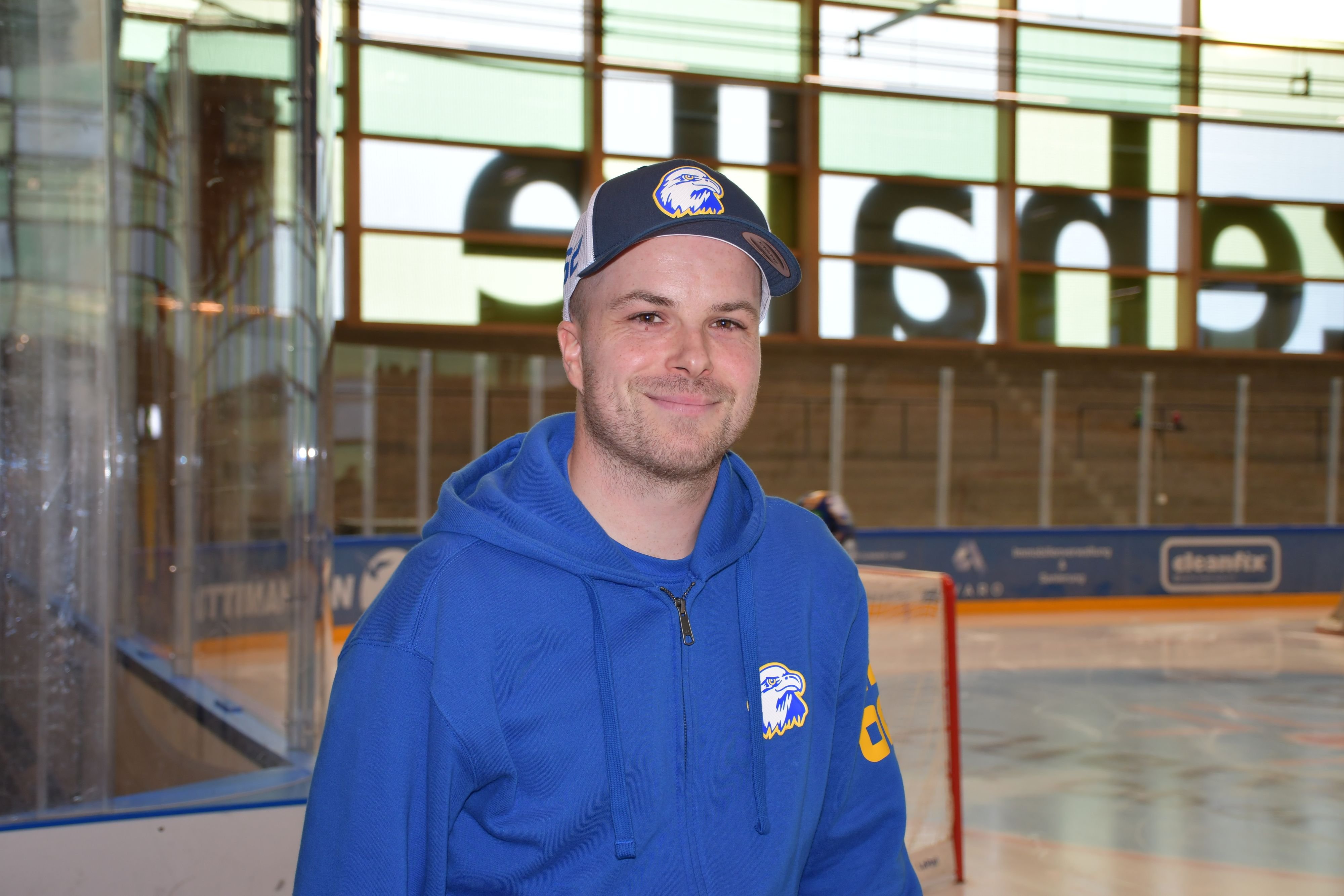 Eishockey: Der EHC Uzwil startet gegen die Eisbären St.Gallen zur ...