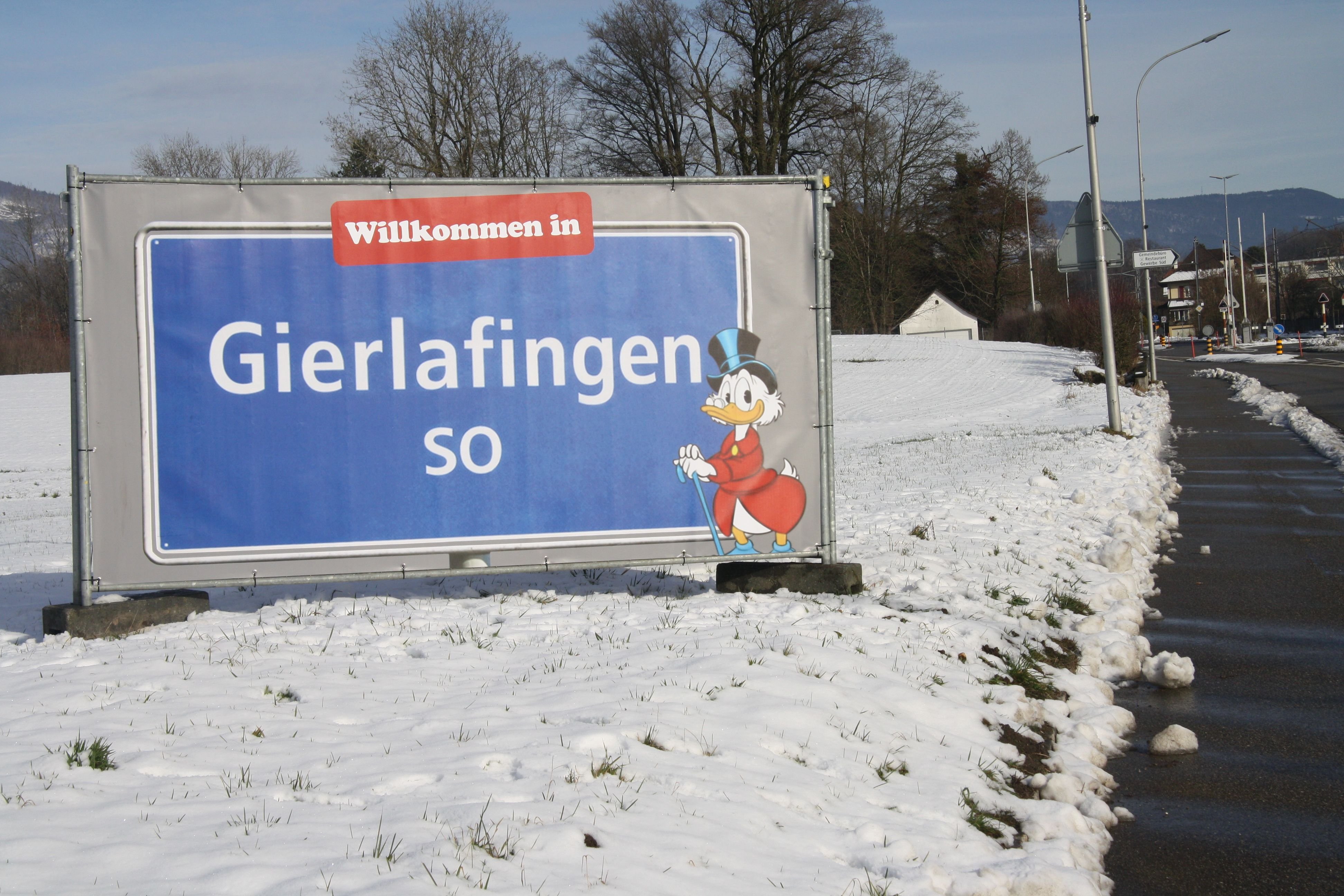 Hilari: Feldbrunnen-St.Niklaus erhält neue Ortsschilder