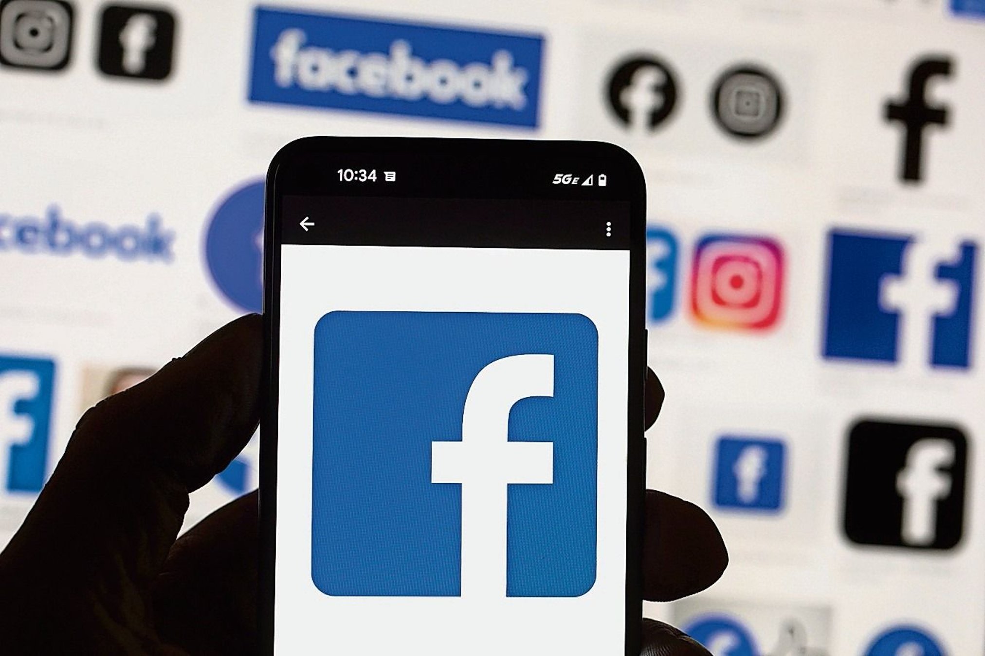 Fake-Inserate auf Facebook: Wer stoppt Meta?